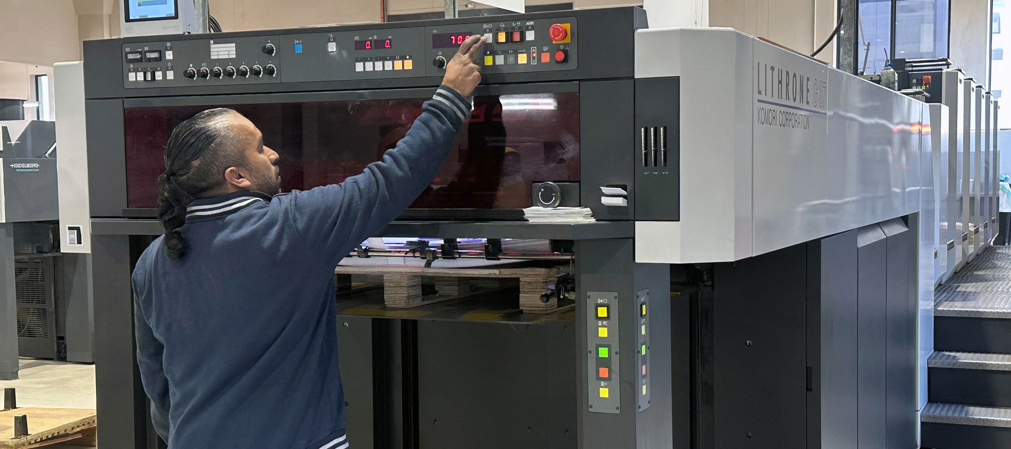 Sistemas de curado UV para Komori